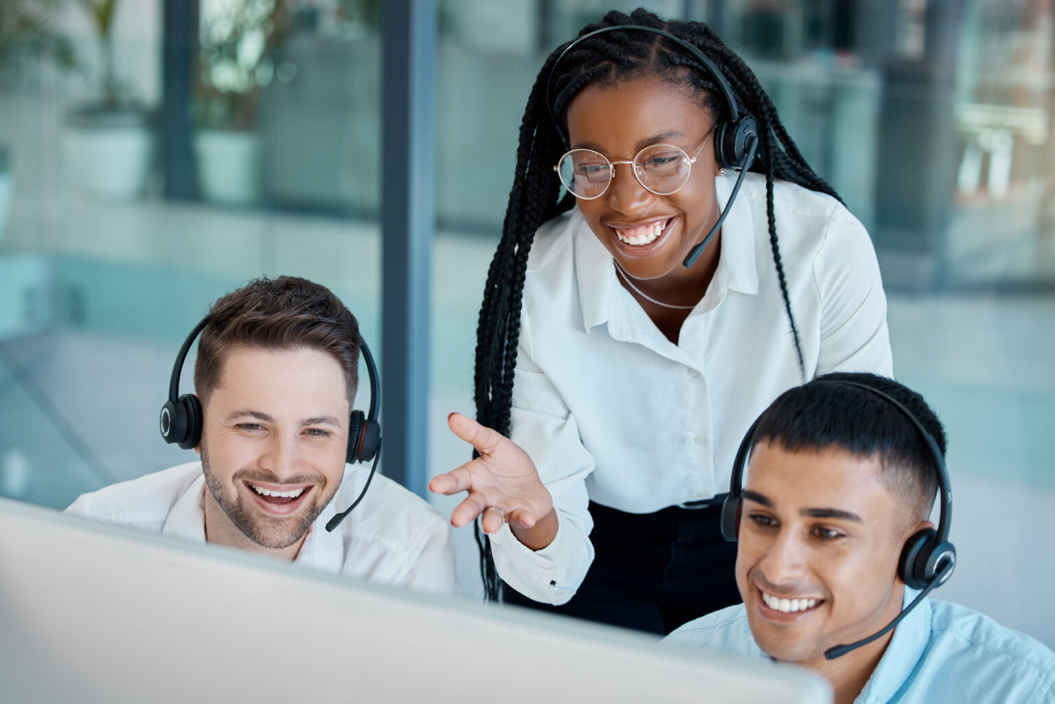 Modern Call Center Optimization Guide (2025) | Retention, AI & KPIs